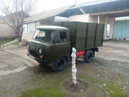 Avtomabil sotiladi