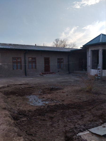3 + 4 хона ховли сотилади