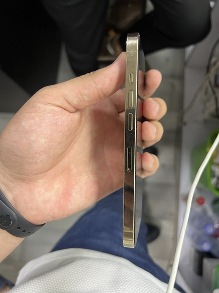 Iphone 13 pro gold