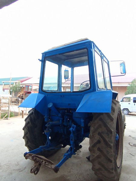 MTZ 80 sotiladi hamma joyi soz holatda turibdi narxi kelishiladi