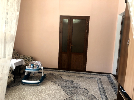 Продаётся дом, Продаётся дом