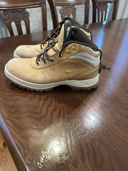 Ботинки Nike 43