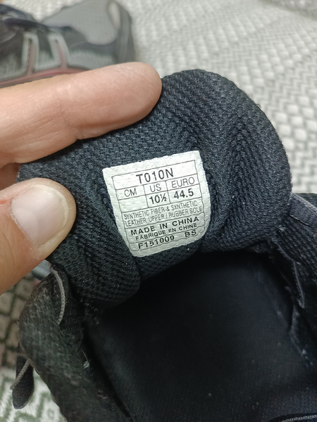 Оригинальные кроссовки ASICS