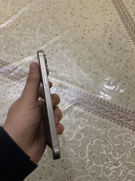 Iphone 15 pro max 100% batare