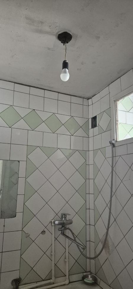 Arzon uy sotiladi 5 xona 96 kvadrat