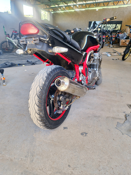 Suzuki gsf 600 sotiladi