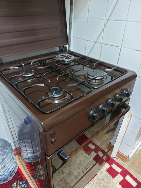 Gaz plita Artel sotiladi