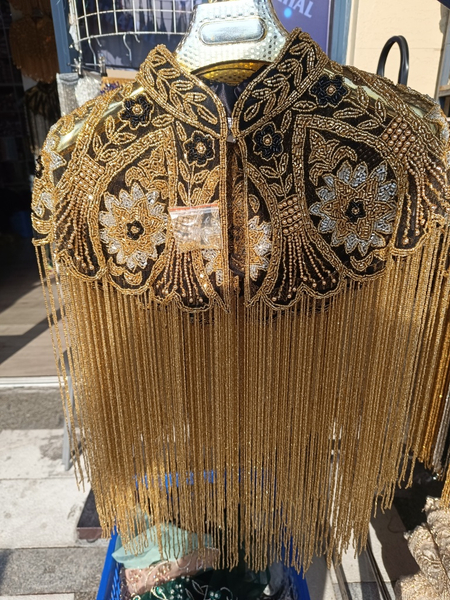 Pancho yoqa. Ayol