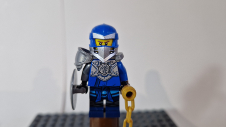 Продаю Lego ninjago имеется коробка и инструкция