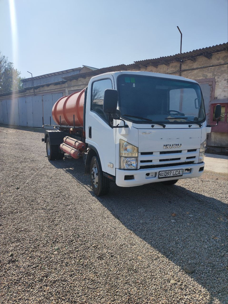 Isuzu srochna sotiladi