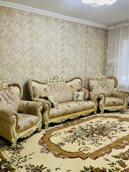 Срочно сдаётся 3х 10микрарайоне вдоль дороги Карвон