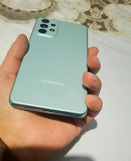 Samsung Galaxy A73