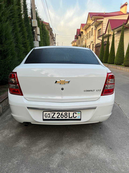 Cobalt 2023 yil, oq rang, 4900 km yurgan