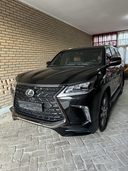 Lexus 570 sport plus