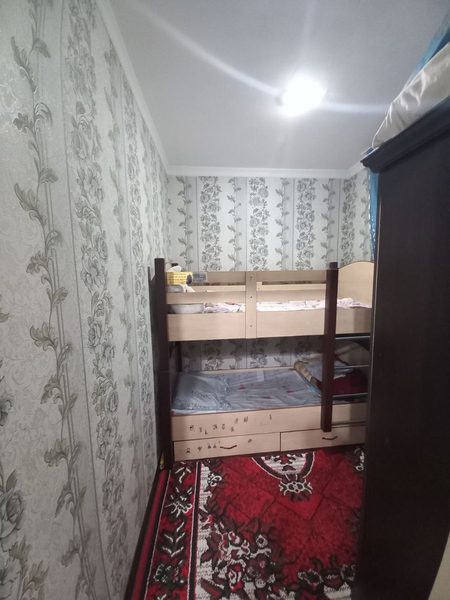 Срочно продаю Юнусабад 11кв 2/1/4 64000$