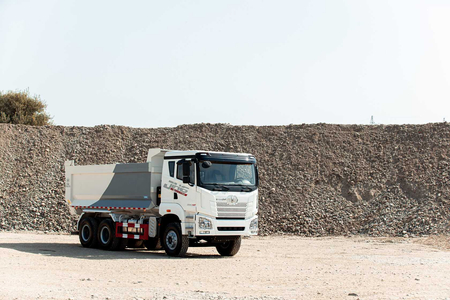 Самосвал FAW JH6 6x4 CNG газ