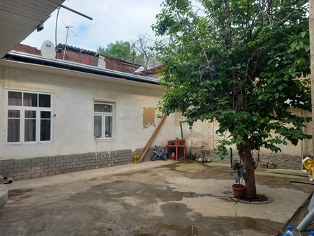 Uchastka yer xisobda sotladi