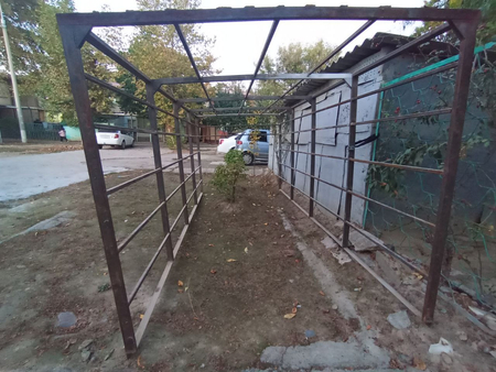 Tend ustki qismi sotiladi brizenti bilan