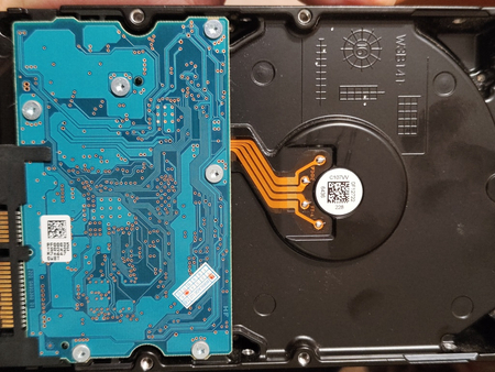 Продаётся жёсткий диск Toshiba -(винчестер) объёмом 2 TB, размер 3.5