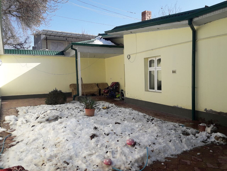 Участок с домом на Мираншох ( Российское посольство) 2 сотки