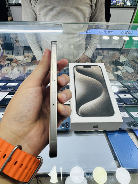 iPhone 15 Pro 256 gb natural