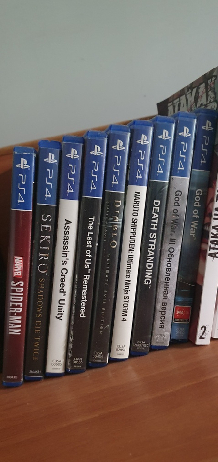 Playstation 4 slim, 2 джойстика и 9 игр + наушники в подарок