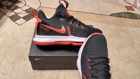 Новые кроссовки Nike Lebron Witness 5, 45