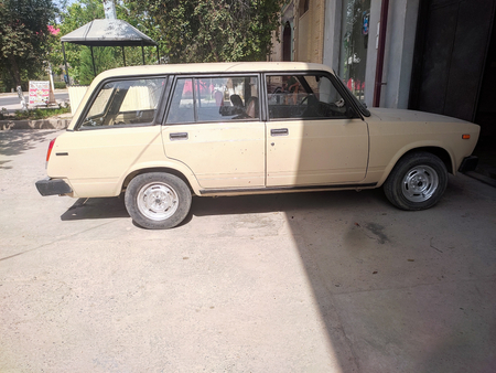 Автомобиль ваз 21 04