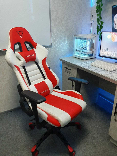 Игровое геймерское компьютерное кресло
