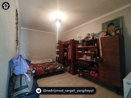 Сергели участок 1 сотка 3 комнаты теплые полы въезд для машины.