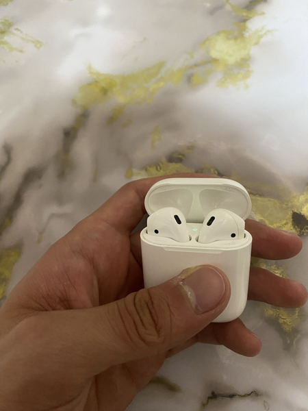 продается Airpods 2 оригинал
