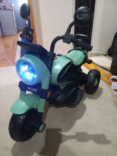 Motosikl detskiy