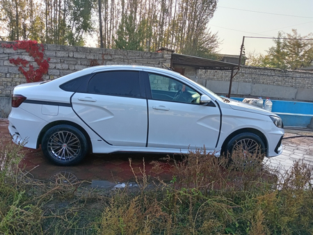 Lada vesta 1,6 priora mator