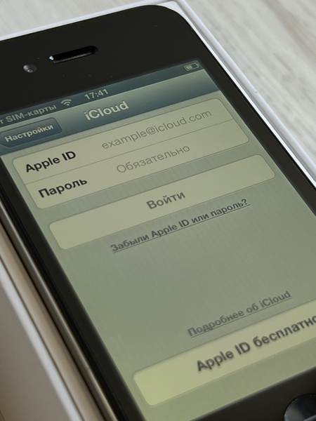iPhone 4s в идеальном состоянии