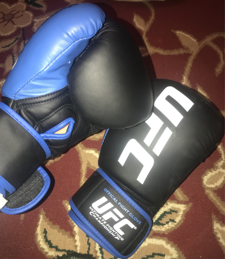 Боксерские перчатки UFC Ultimate