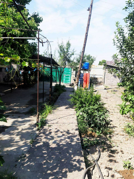Участок с домом Таш обл Город Дустабад 5.5 соток 3 ком все коммуникаци
