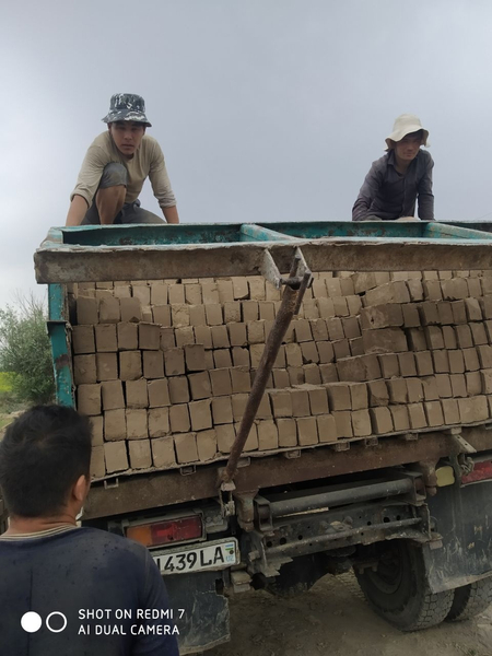 Hom gʻisht sotiladi dostavka ichida