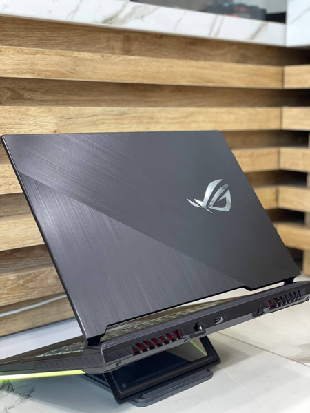 Asus Rog Strix core 7