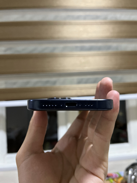 IPHONE 15 Pro yengi ochilgan