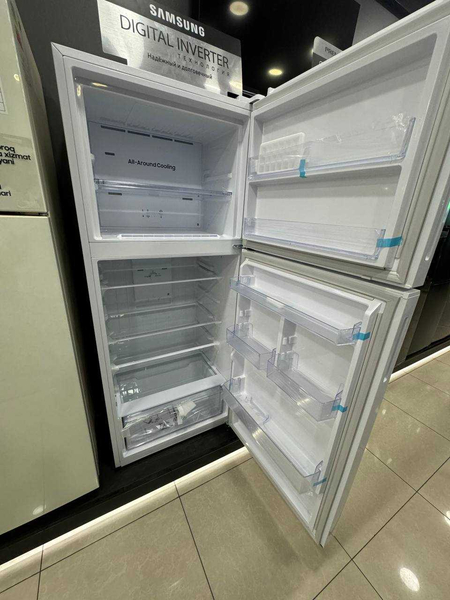 Холодильник Samsung 391 л RT38CG6000WWWT