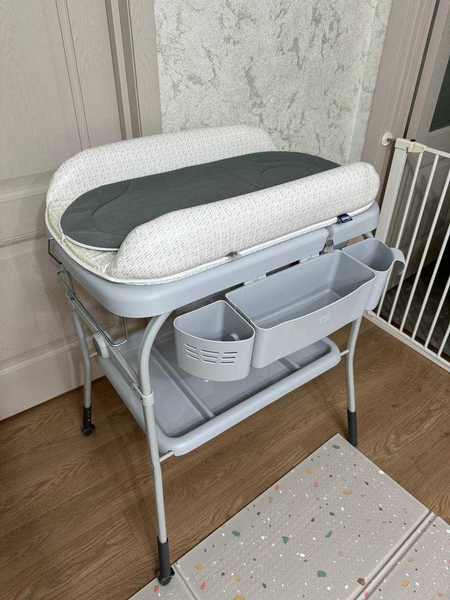 Пеленальный столик и ванночка Chicco Cuddle & Bubble Comfort