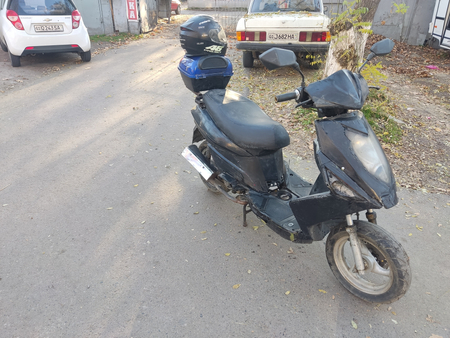 Продам Скутер 80 кубовый