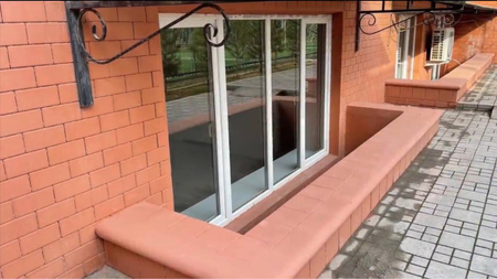 Продам не жилое помещение в цокольном этаже.