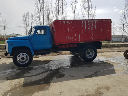 Gaz 53 moshin sotiladi