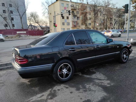 Продается свой, ухоженный Мерседес W210