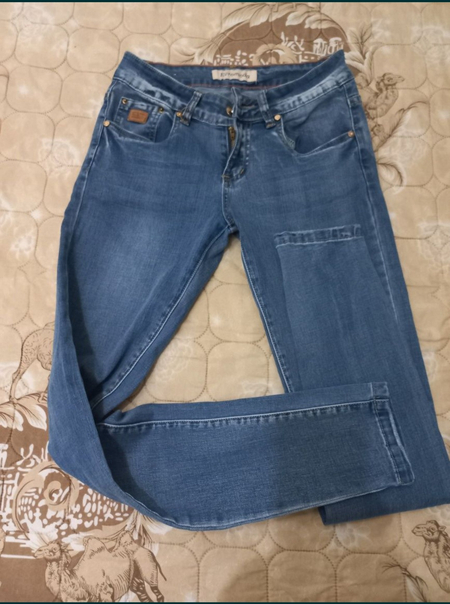 Продам кожаные крассовки