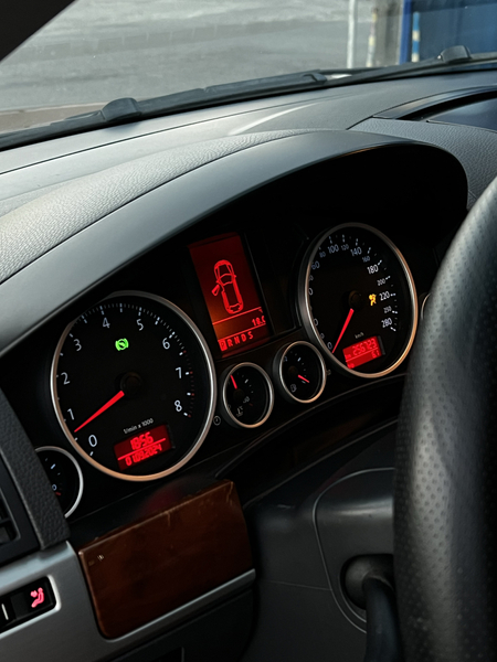 •Volkswagen Touareg 3.6FSI•
