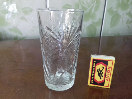 Шесть хрустальных стакана