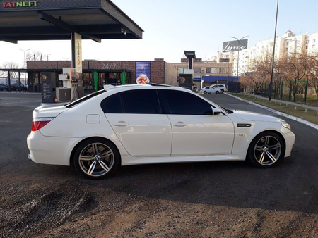 Продаю Bmw M5e60