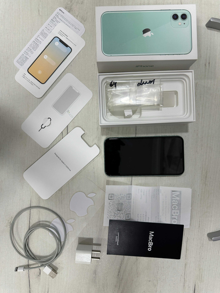 Свой iPhone 11 64GB / Green / Идеальное состояние / Полный комплект